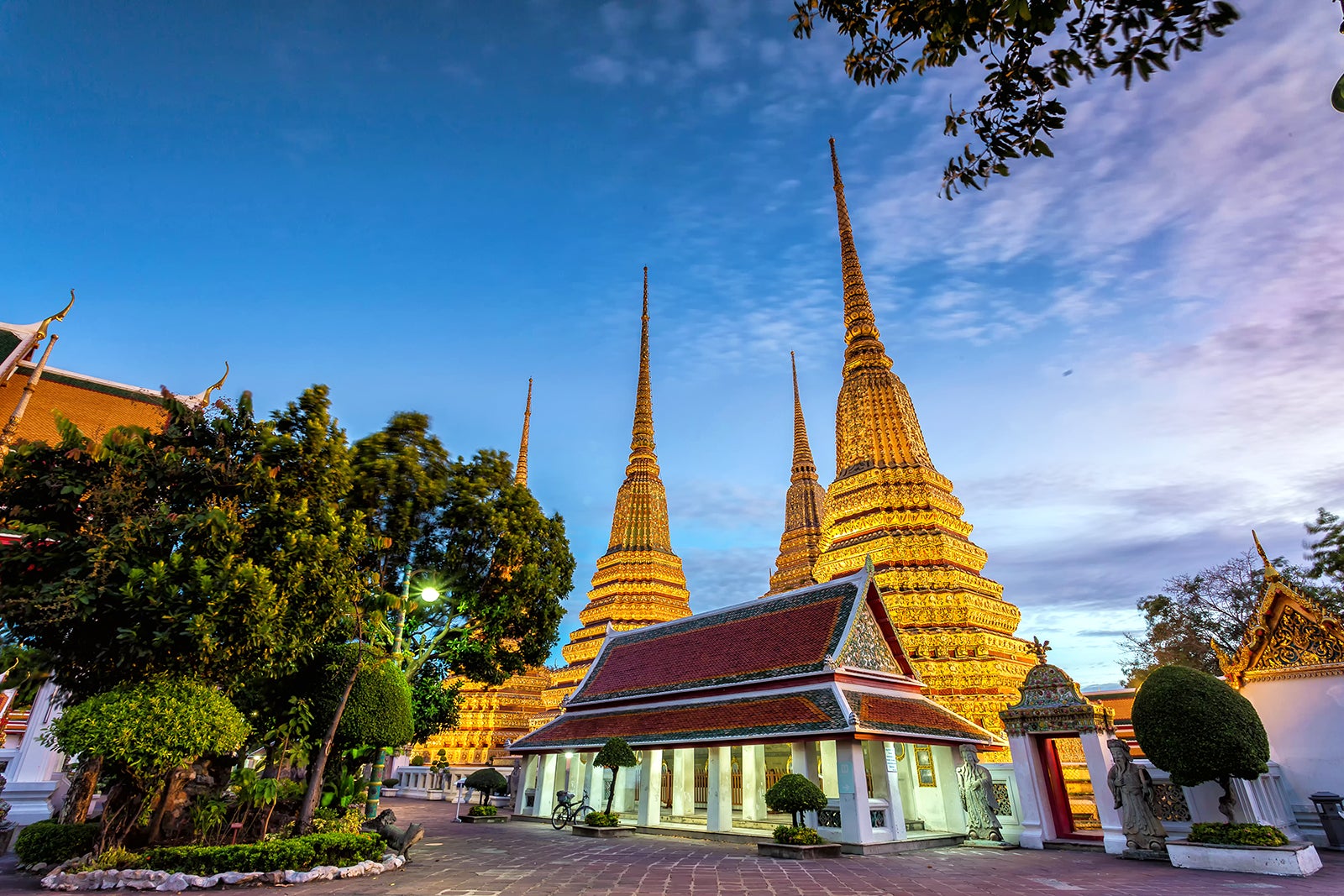 What are the must-see temples in Bangkok? - Holiday Landmark